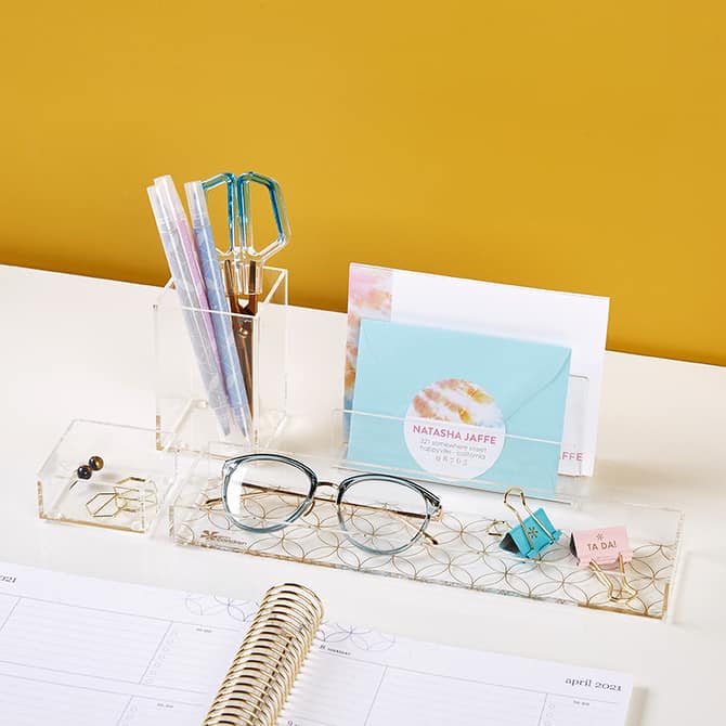How To Organize Your Desk - 5 Essential Tips