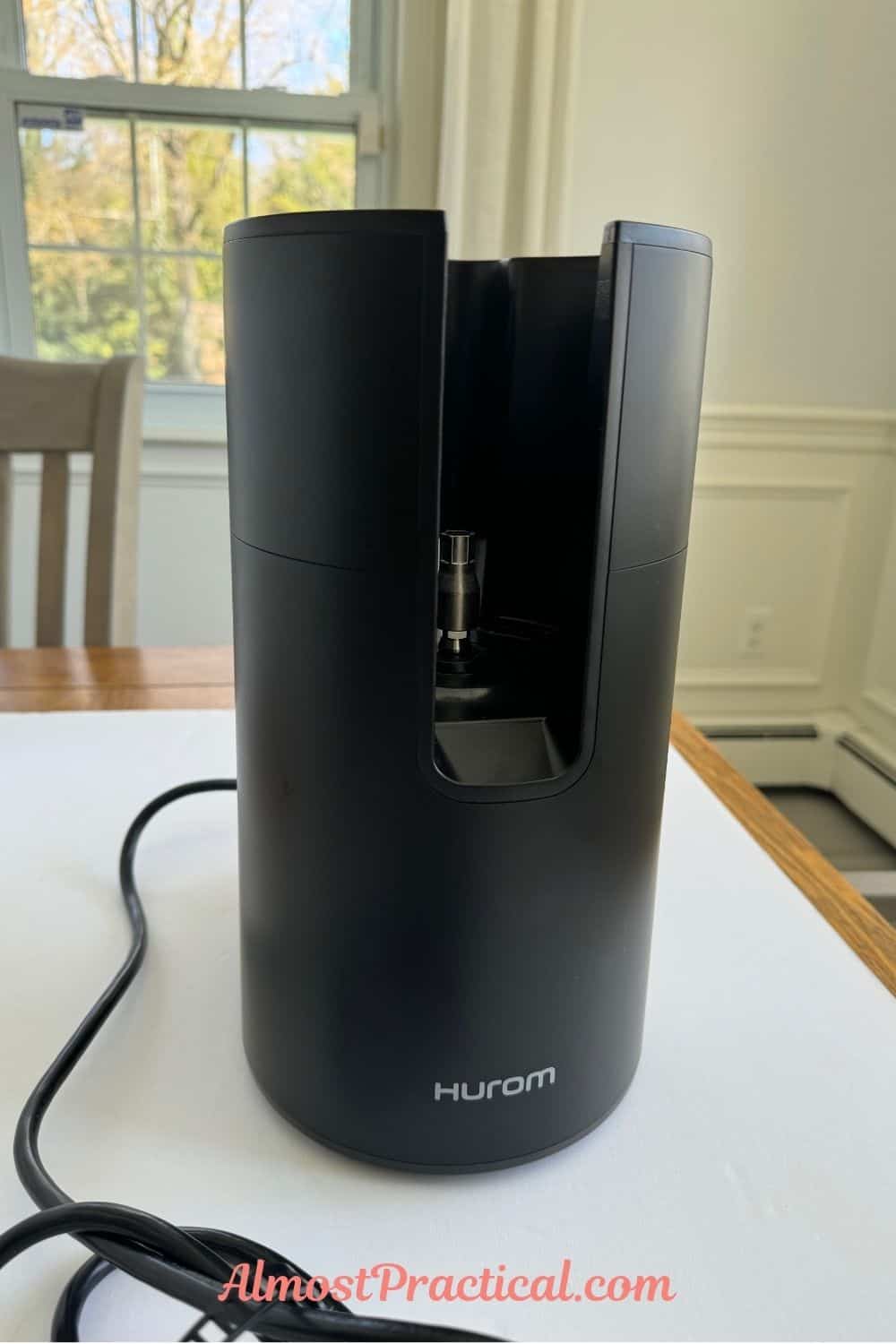 Hurom H400 Slow Juicer - Juicing Made Easy!